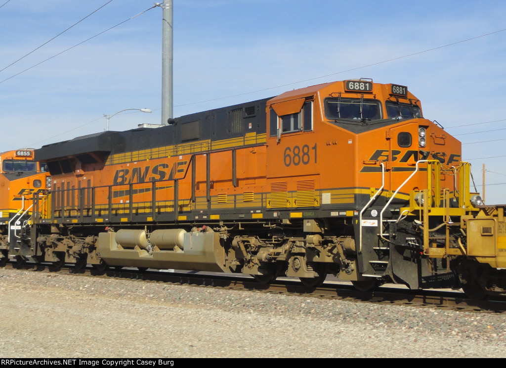 BNSF 6881